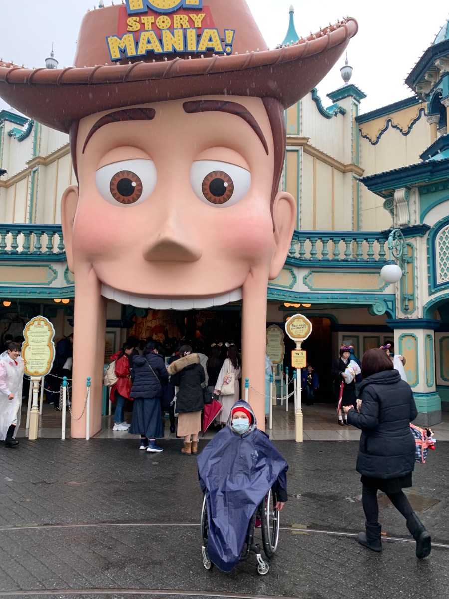 Guide to staying in a wheelchair at Tokyo Disneyland & Tokyo DisneySea ...
